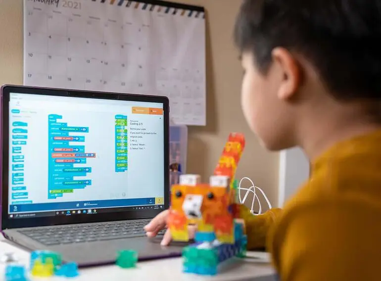 دانلود برنامه اسکرچ برای کامپیوتر | ایرانیان سایبر | 1405